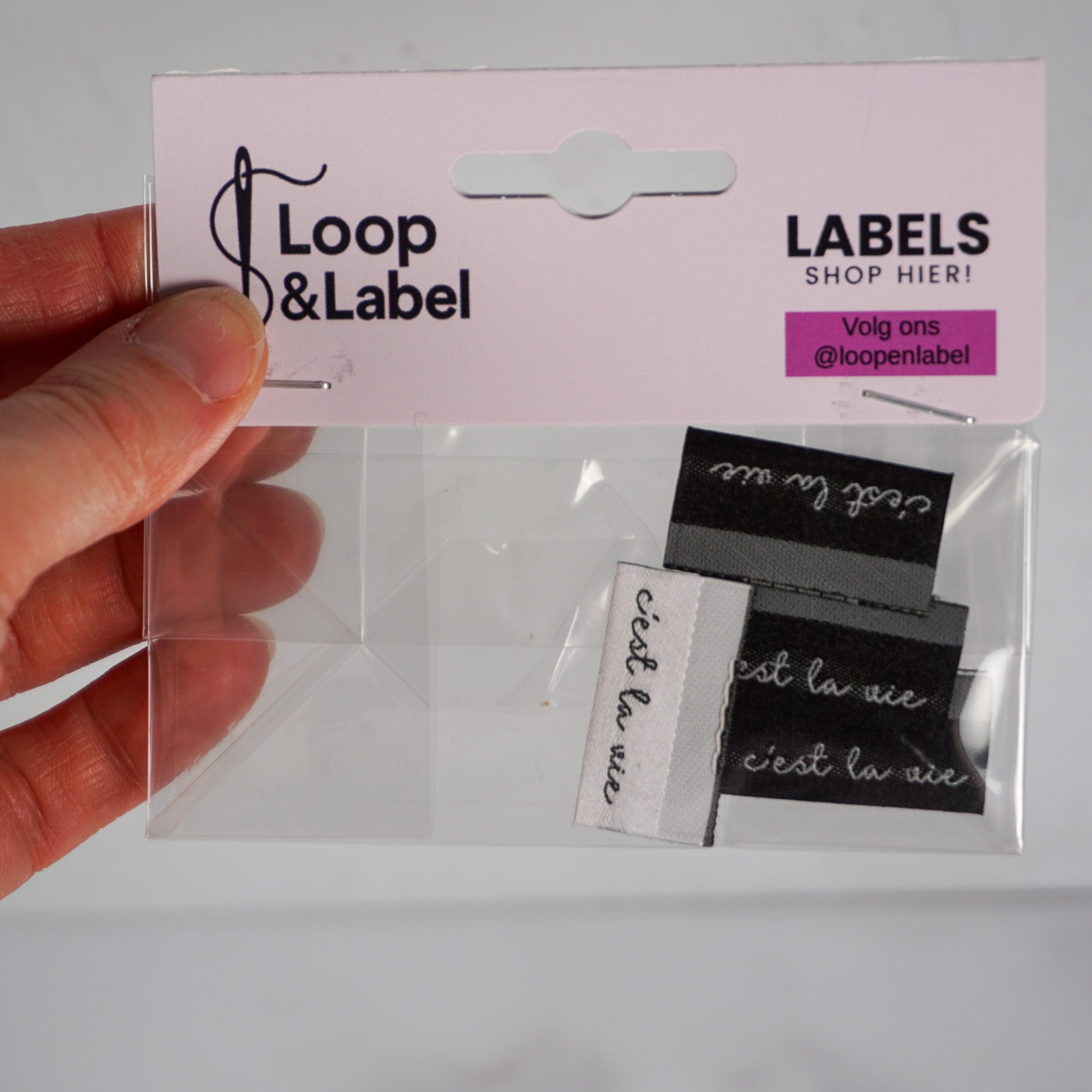 C'est la via Side seam labels - Loop en Label – The Final Stitch